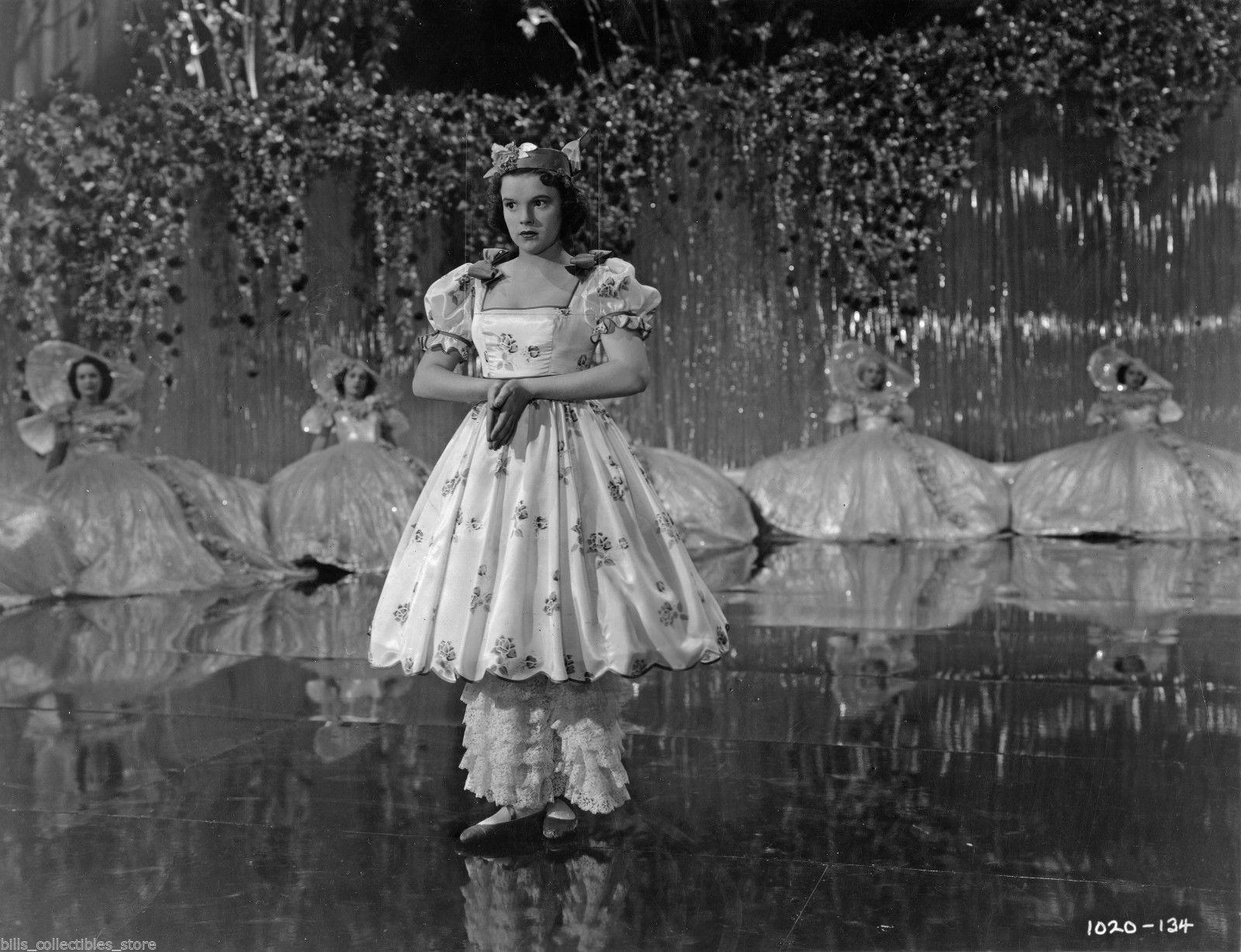 Everybody Sing – The Judy Room